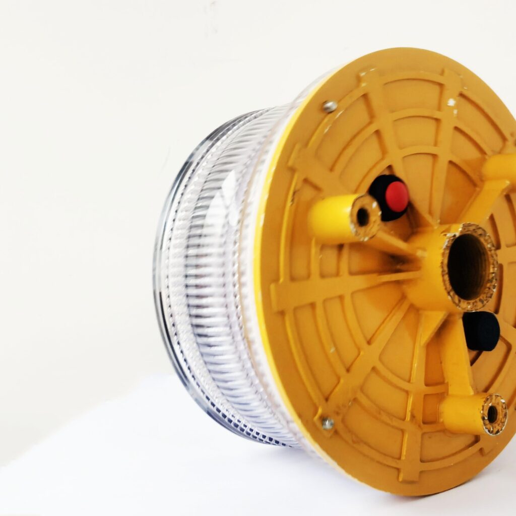 M550 2-3nm Solar Navigation Lantern - welandsignal.com